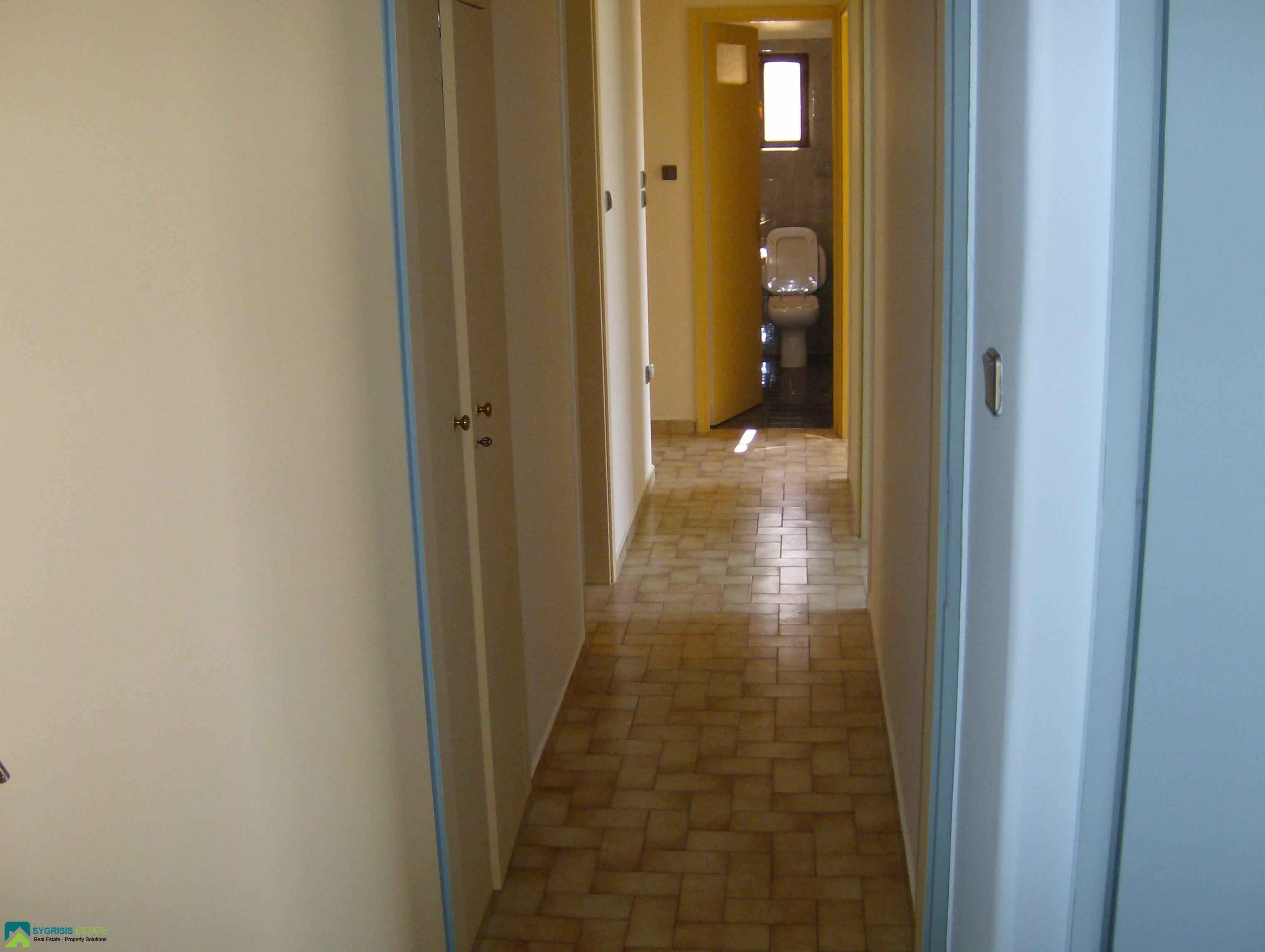 ΡΕΤΙΡΕ – ΔΙΑΜΕΡΙΣΜΑ – ΚΟΛΩΝΑΚΙ | Sygrisis
