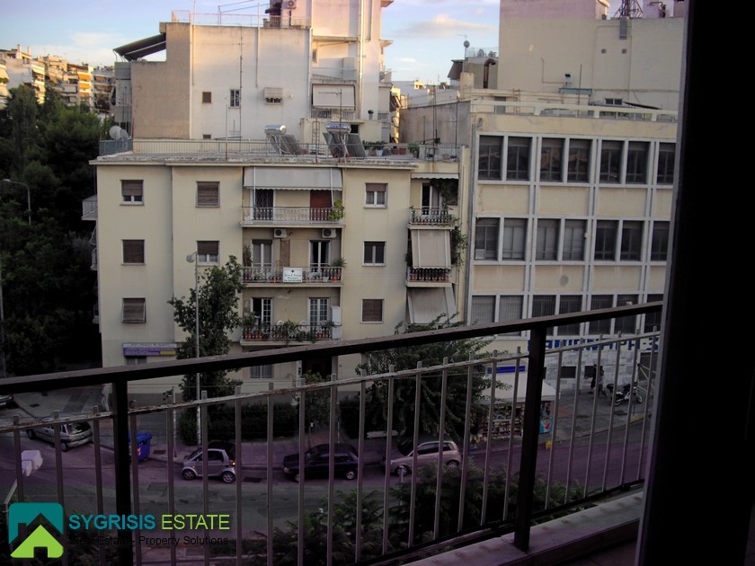 ΔΙΑΜΕΡΙΣΜΑ ΠΑΝΩ ΣΤΗΝ ΕΛΕΥΘΕΡΙΟΥ ΒΕΝΙΖΕΛΟΥ | Sygrisis