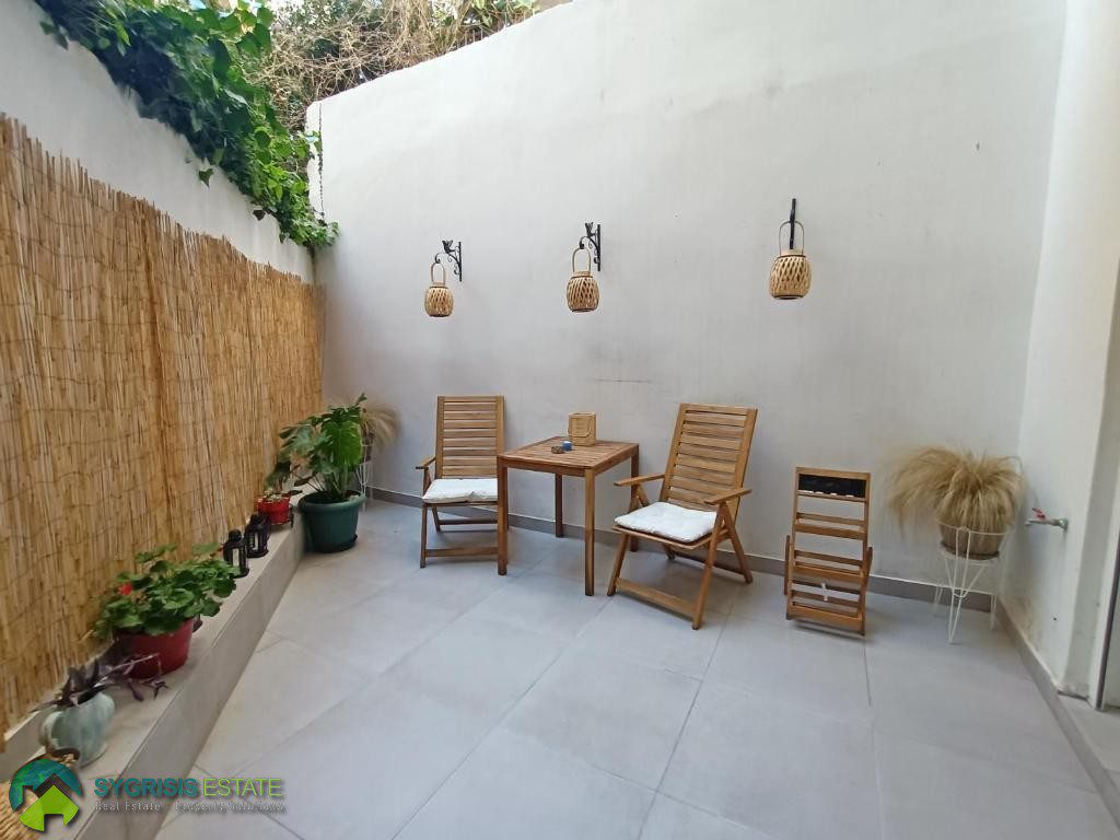 Studio – Athens, Pagrati, Varnava Square • Στούντιο – Αθήνα, Παγκράτι ...
